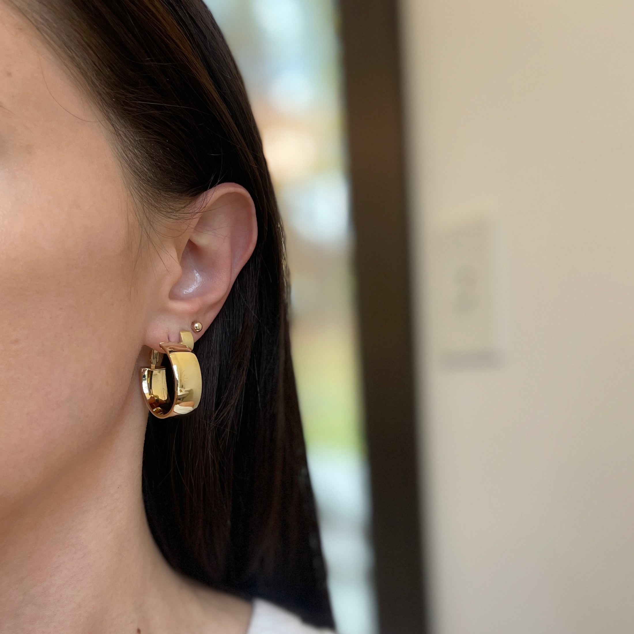 14KT Yellow Gold 10mm Wide Tube Round Omega Hoop Earrings 26mm – LSJ