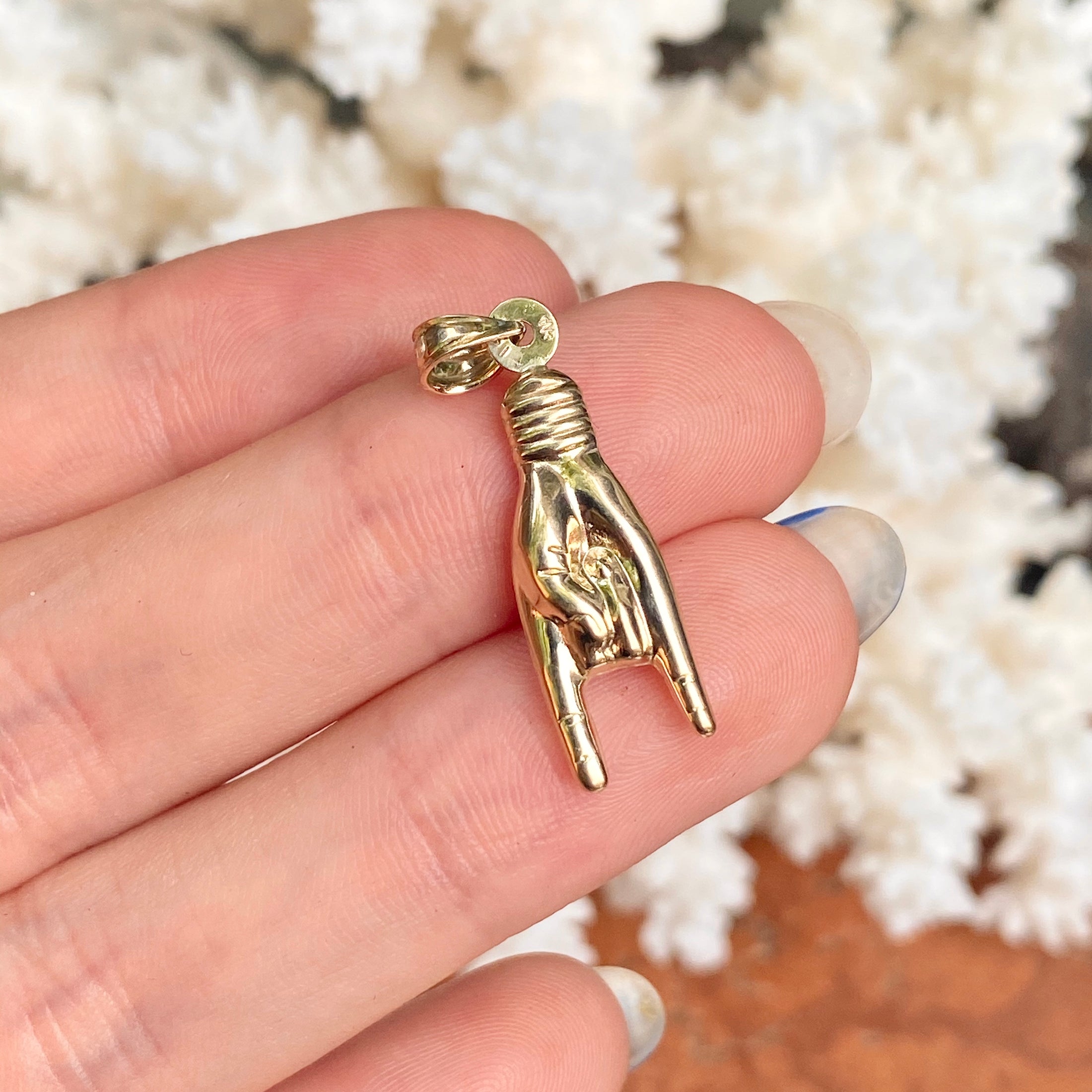 14KT Yellow Gold Italian Mano Cornuto Pendant 30MM – LSJ